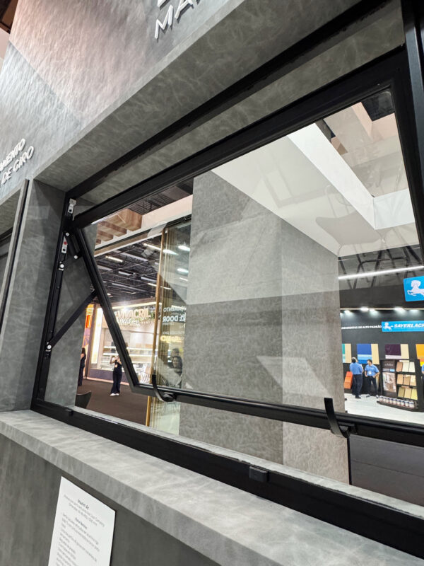 Sistema Maxim-Ar Roll Door – Estação de Vidro
